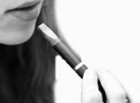 Using Your First Electronic Cigarette - SmokeTastic